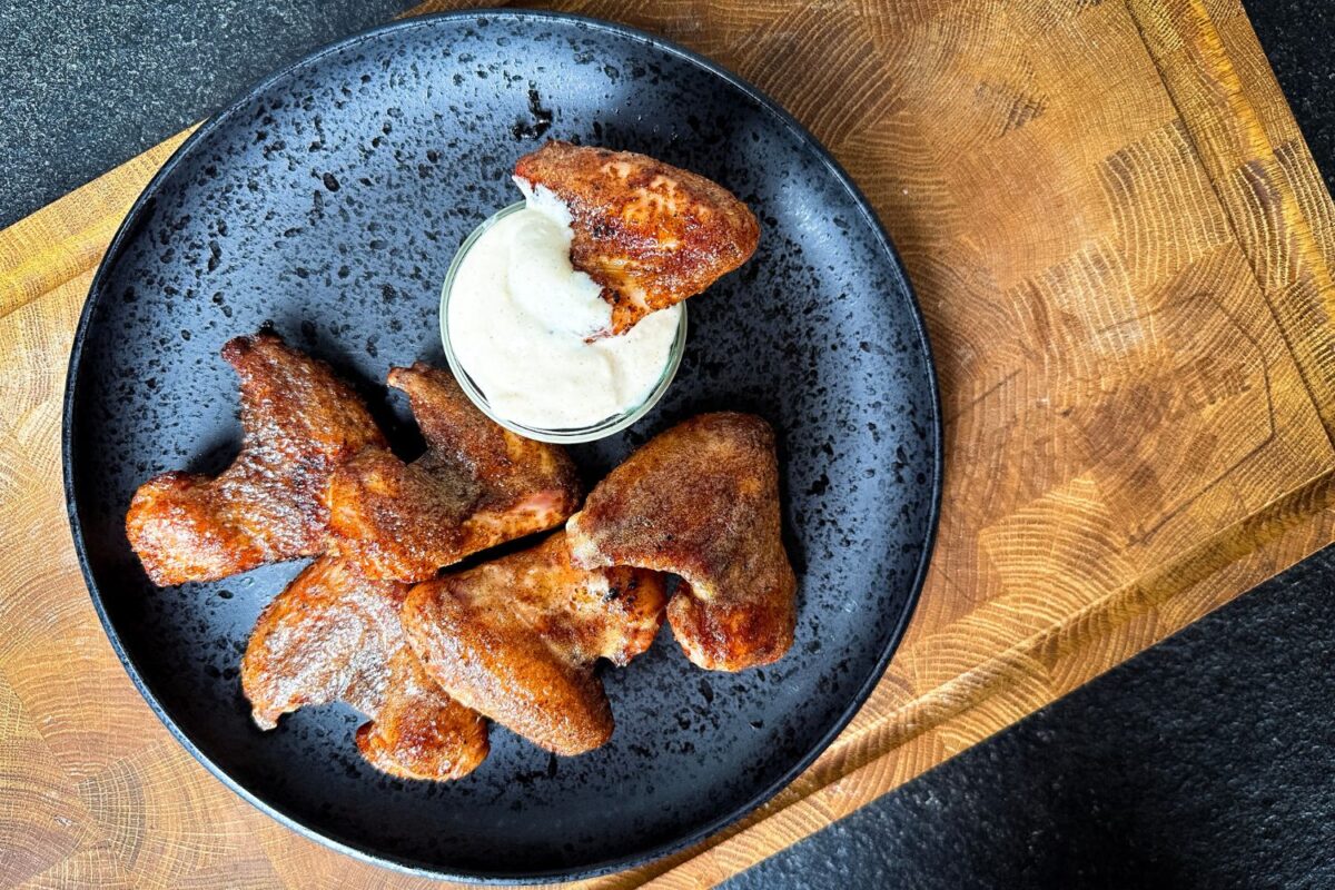 Chicken Wings mit Alabama White Sauce – Perfekt vom Grill